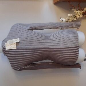 Mystree | Sweaters | Nwt Mystree Two Toned Mock Turtleneck | Poshmark